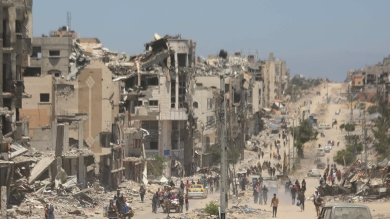 İsrail’in çekildiği Tal al-Hawa mahallesinde 60 cansız beden bulundu